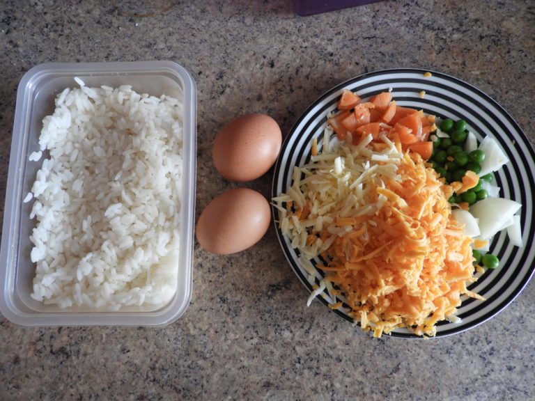 Eggy rice muffins - loopyloulaura