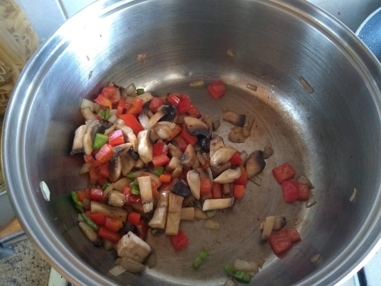 One pan veggie pasta - loopyloulaura